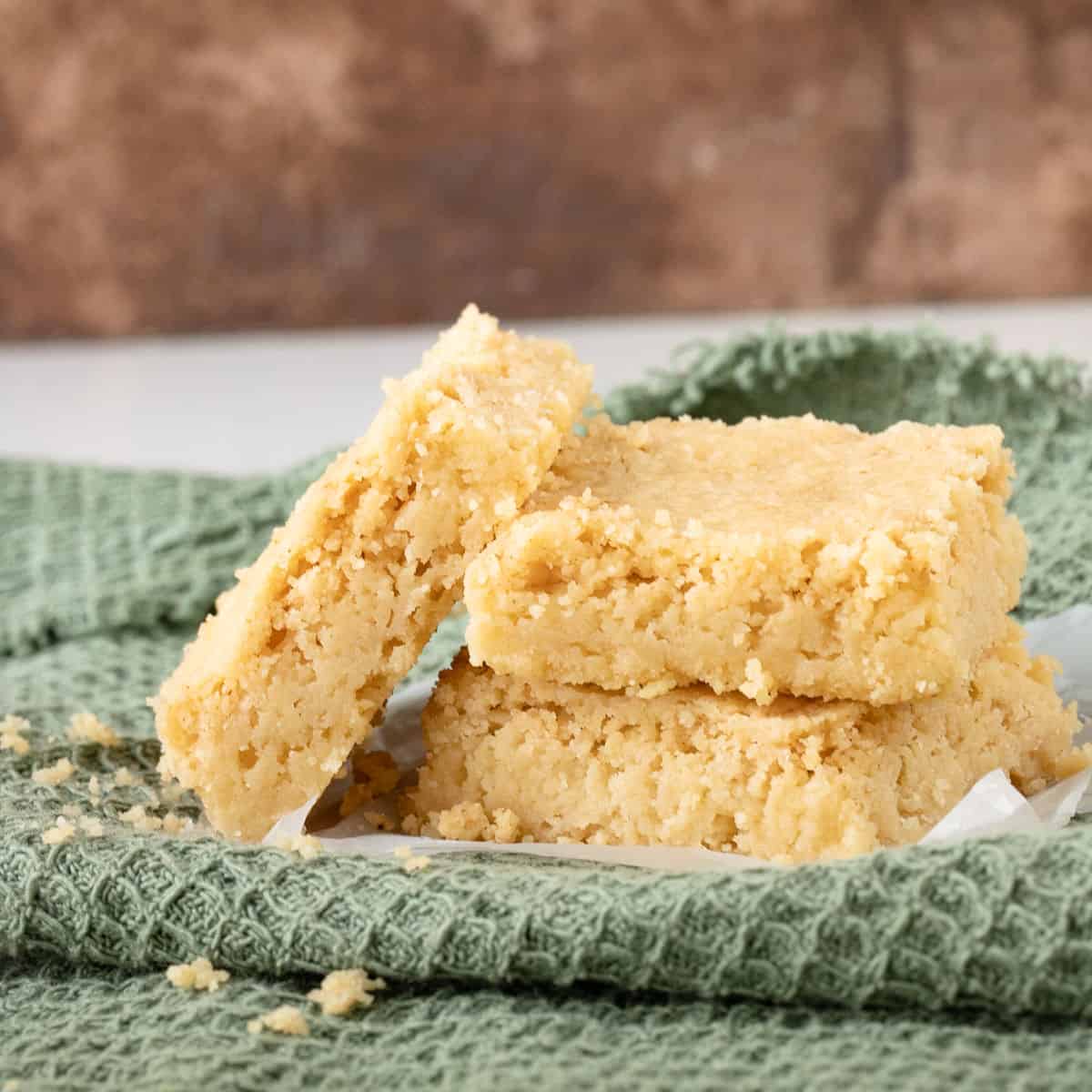 Old Fashioned Raisin Shortbread - Vintage Kitchen Notes