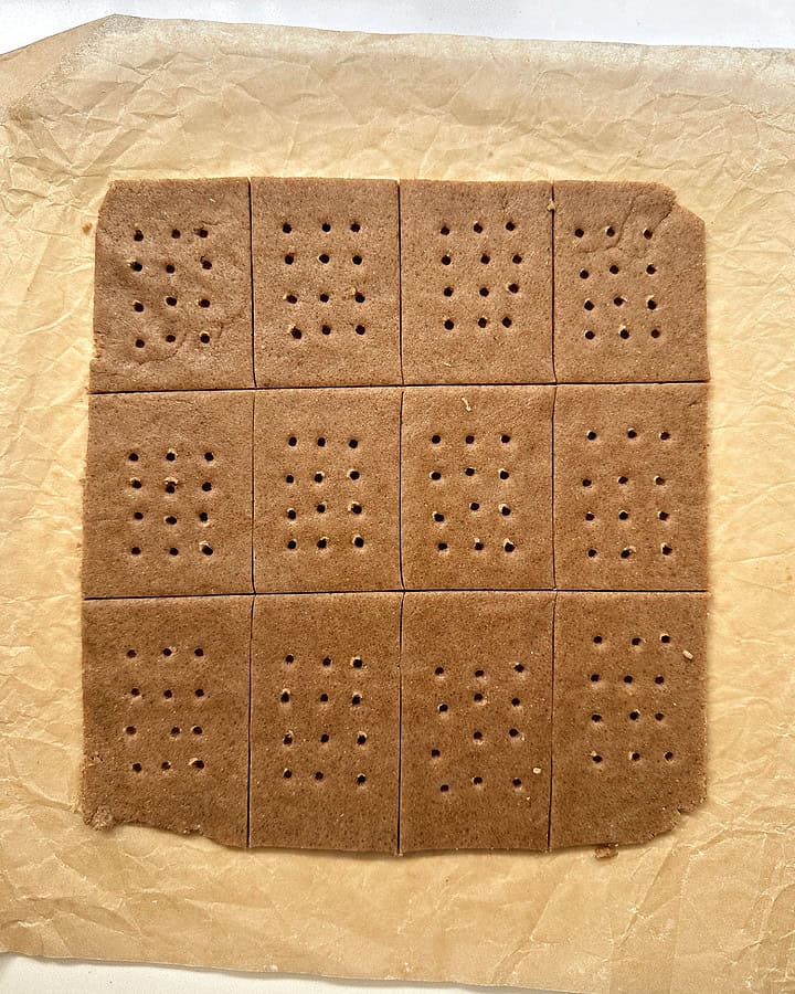 Homemade Graham Crackers (for cheesecake and s'mores) - Vintage Kitchen ...