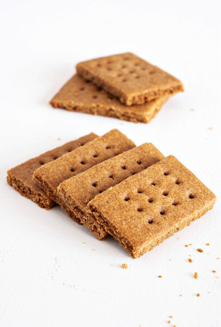 Homemade Graham Crackers (for cheesecake and s'mores) - Vintage Kitchen ...