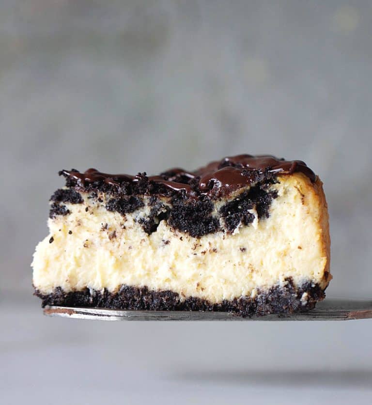 Creamy Oreo Cheesecake (with video) - Vintage Kitchen Notes