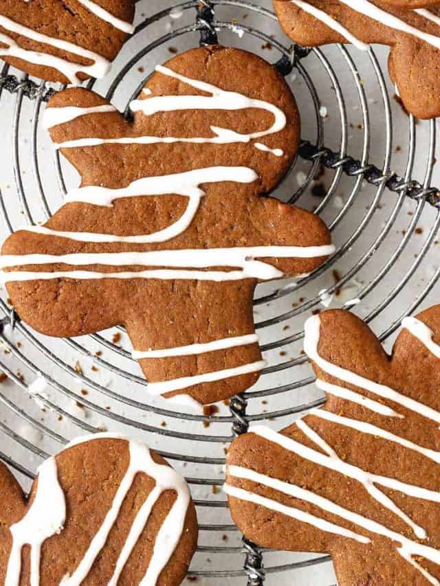Easy Iced Gingersnap Cookies Story - Vintage Kitchen Notes