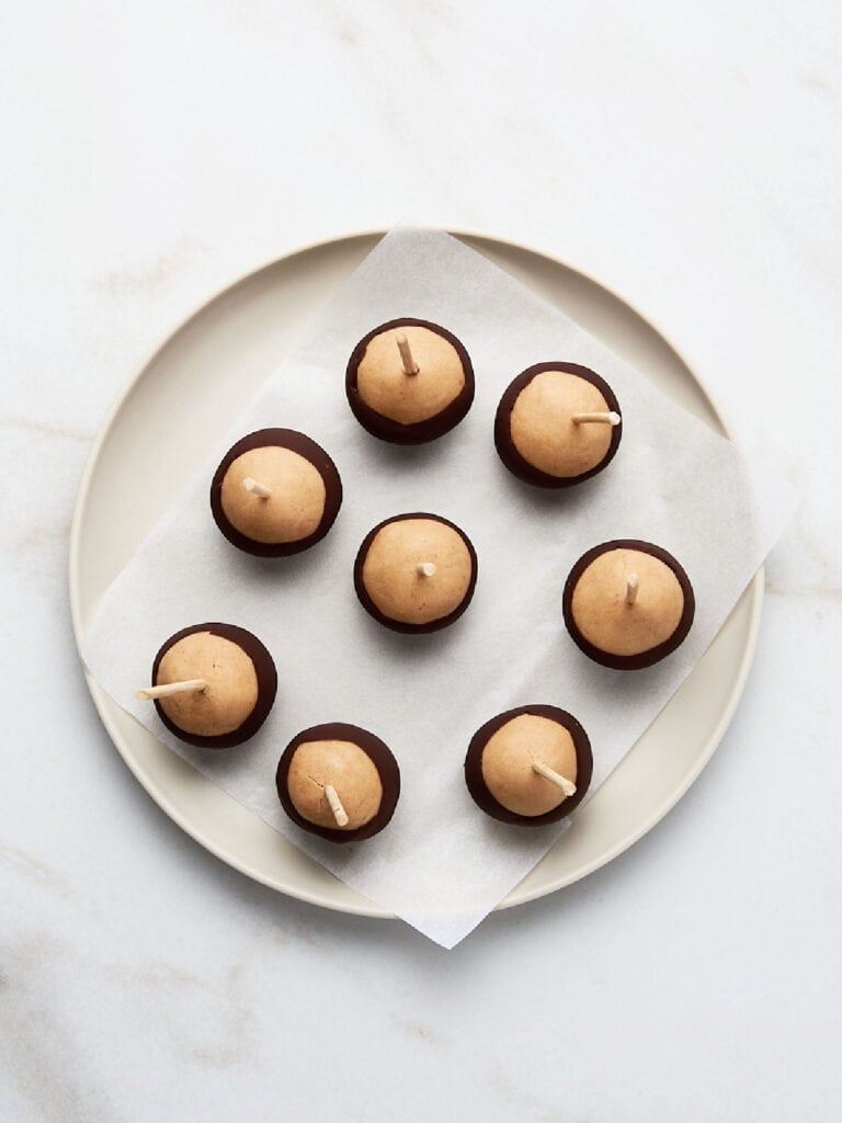 Easy Buckeye Candy Recipe (peanut butter chocolate) - Vintage Kitchen Notes