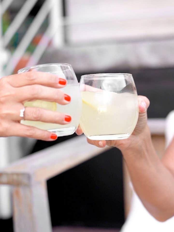 Homemade Lemonade - Vintage Kitchen Notes