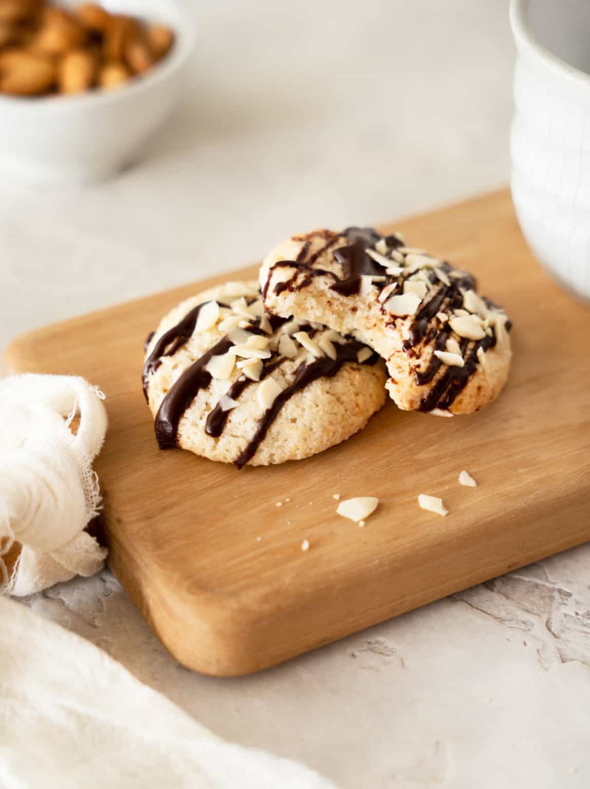 Chewy Almond Macaroons (Italian cookies) - Vintage Kitchen Notes