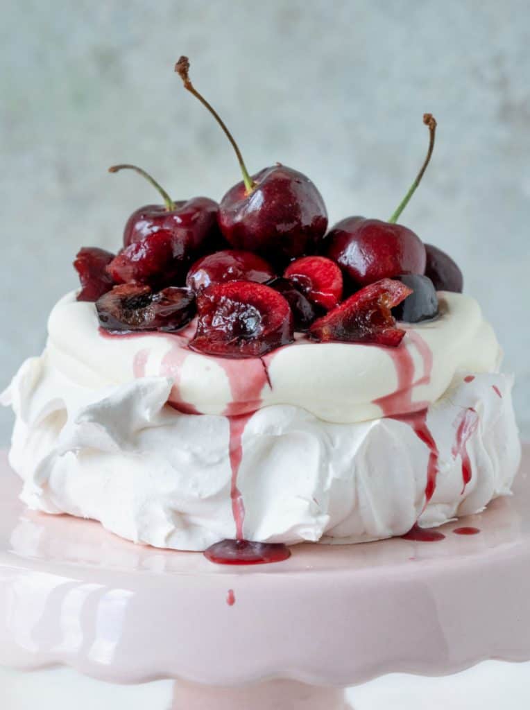 Classic Pavlova (meringue dessert cake) - Vintage Kitchen Notes