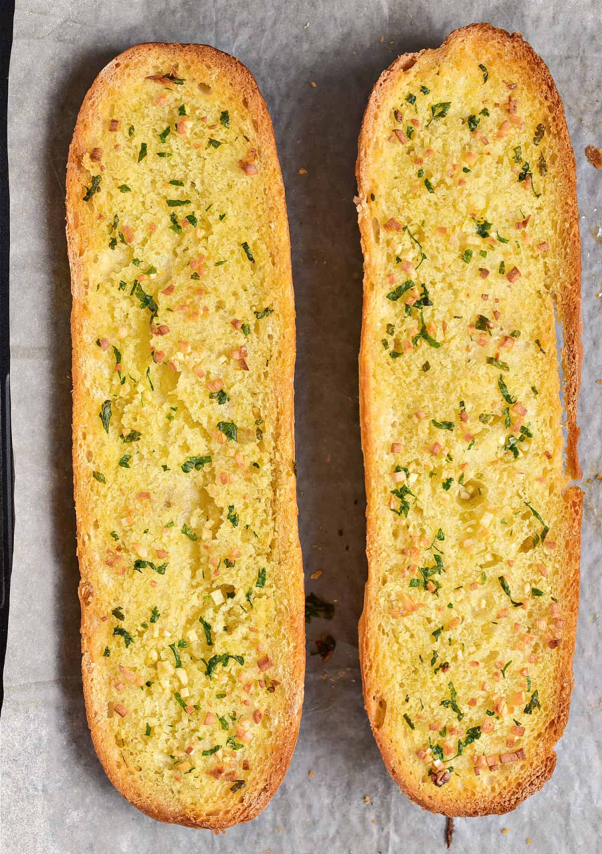 Garlic Bread Baguette (quick & easy) - Vintage Kitchen Notes
