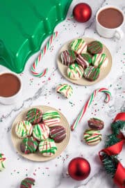 Christmas Chocolate Covered Oreos - Vintage Kitchen Notes