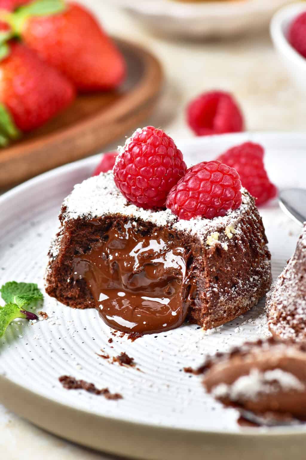 Chocolate Lava Cakes (with molten centers!) - Vintage Kitchen Notes