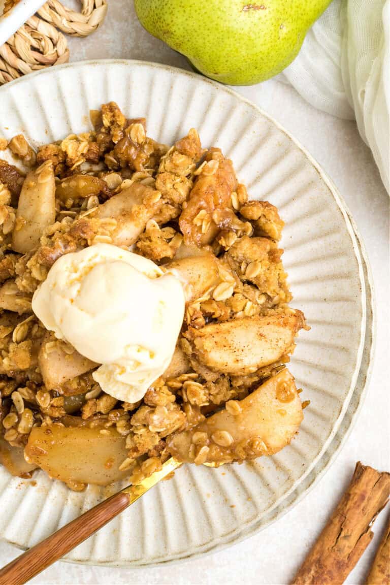 Quick Pear Crisp Recipe (with oats) - Vintage Kitchen Notes