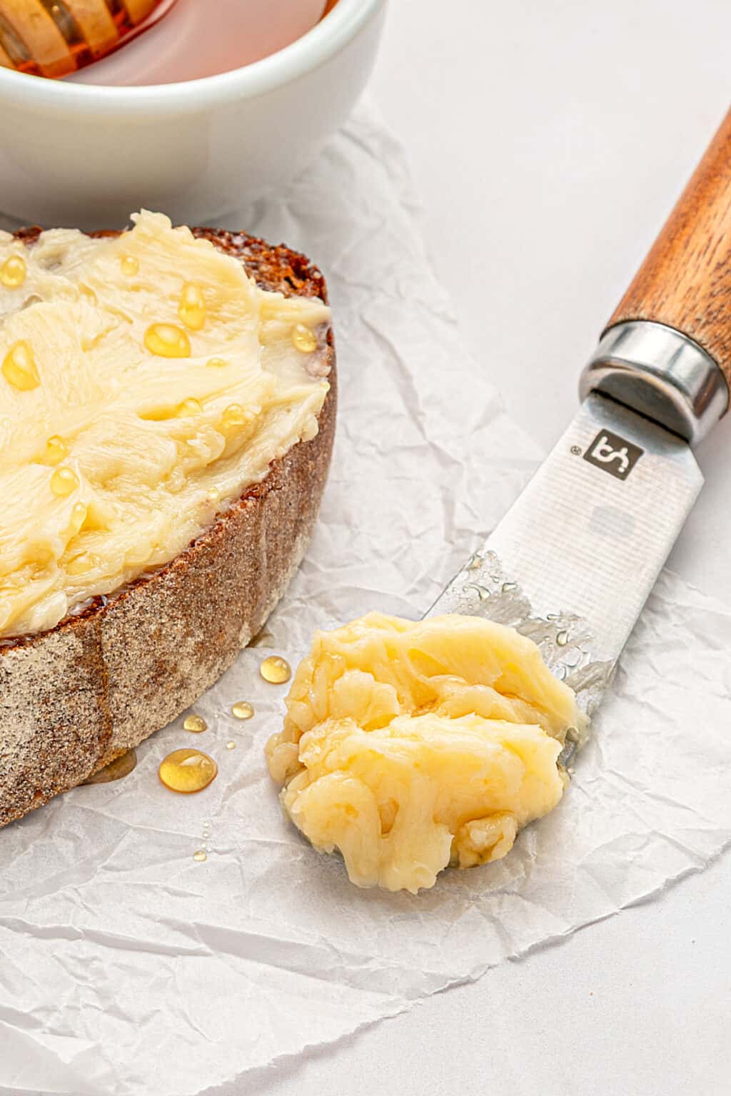 10-Minute Whipped Honey Butter (extra creamy!) - Vintage Kitchen Notes
